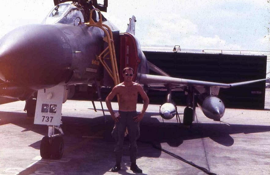 Chant du Départ: The Friday Flyby - 01 November