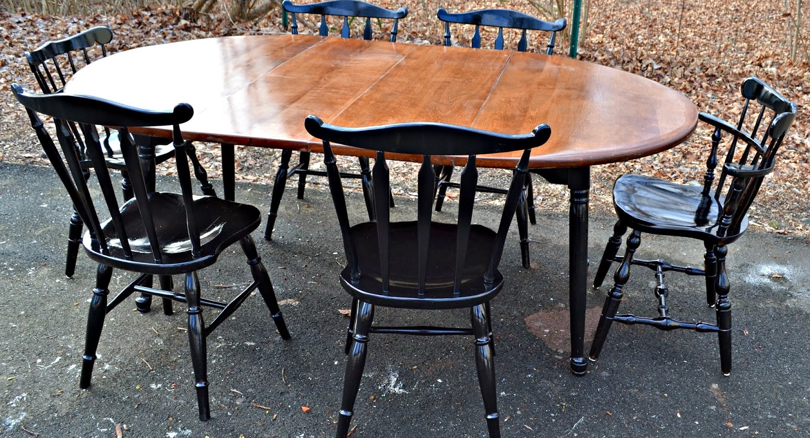 Heir and Space: A Classic Cushman Dining Set