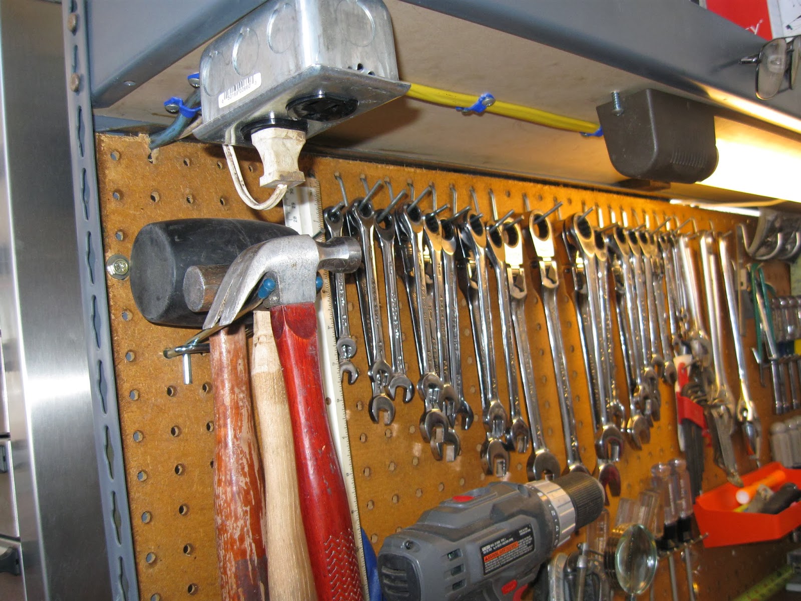 Easy Cheesy Garge: Wiring outlets to the Workbench - Overhead