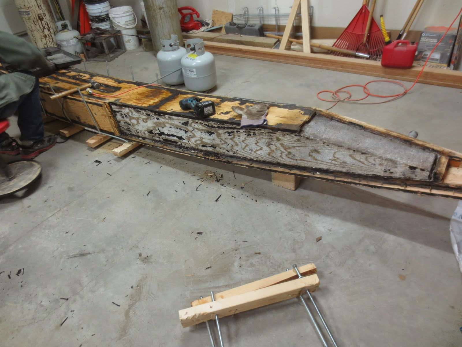 Building a NorthSea 29 - the build continues: Tuning up the Lead Keel