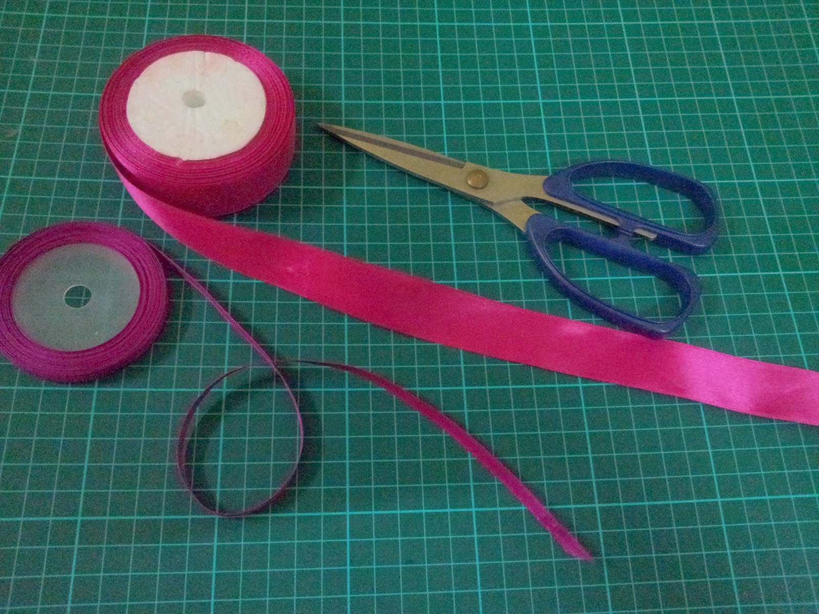 Panduan Kraf Riben dan Kertas: Tutorial : Riben Bebola (Upacara ...