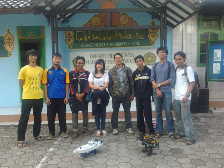 Menggambar Lines Plan: Teknik Perkapalan UI