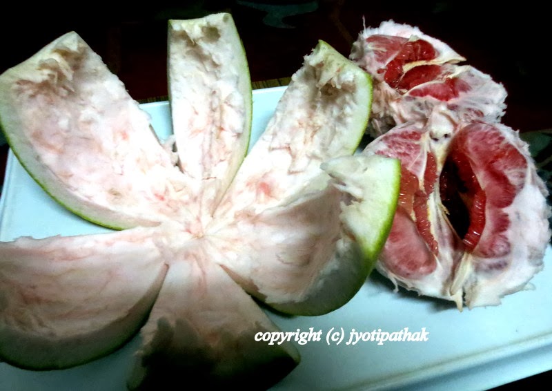 Taste of Nepal: Pomelo Salad (Bhogate Saadeko) – भोगटे or भगटे सांधेको