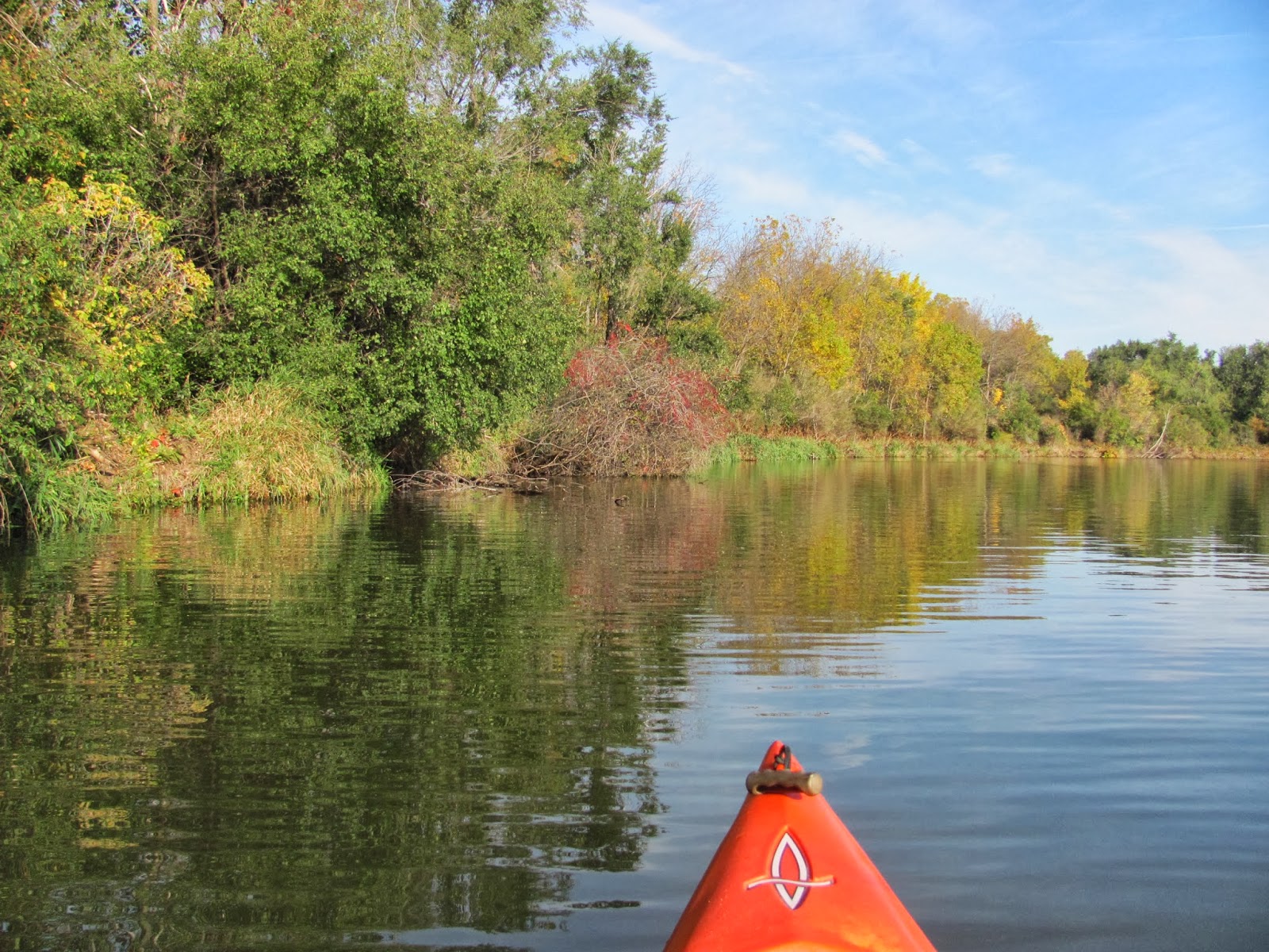 Kayaking the Lakes of South Dakota: A Nippy Cruise on Lake Alvin