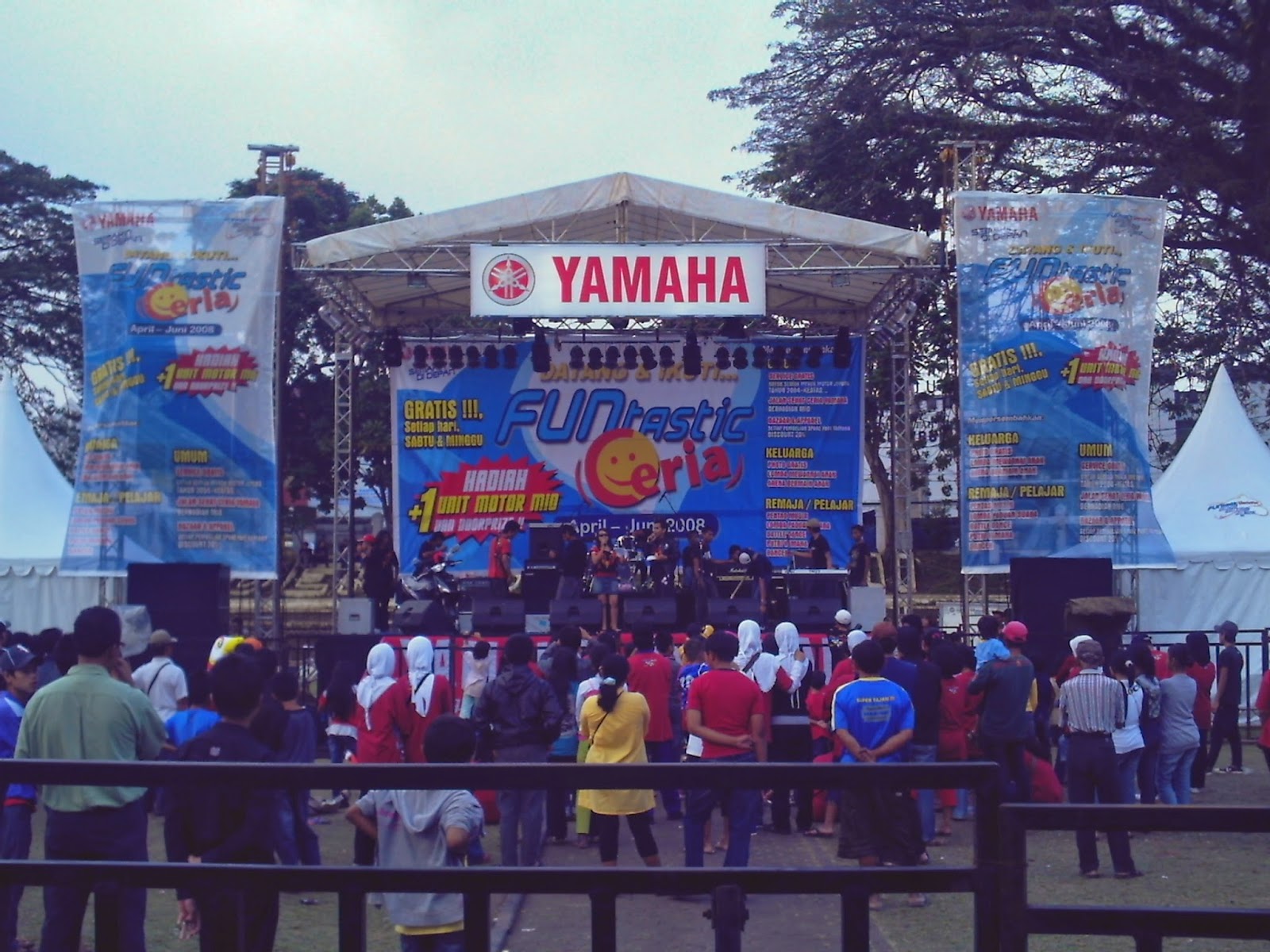 sewa barikade panggung