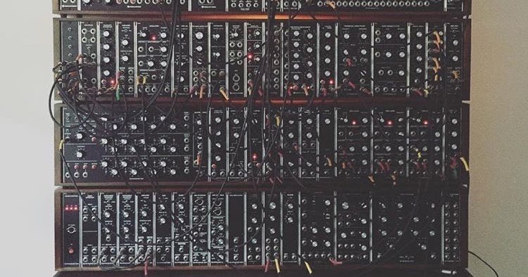 MATRIXSYNTH: Synthesizer.com 22-Space Studio Cabinet QCS-22