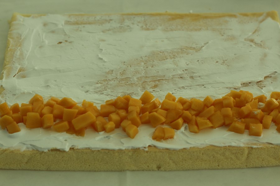 Nasi Lemak Lover: Mango Swiss Roll 芒果蛋糕卷