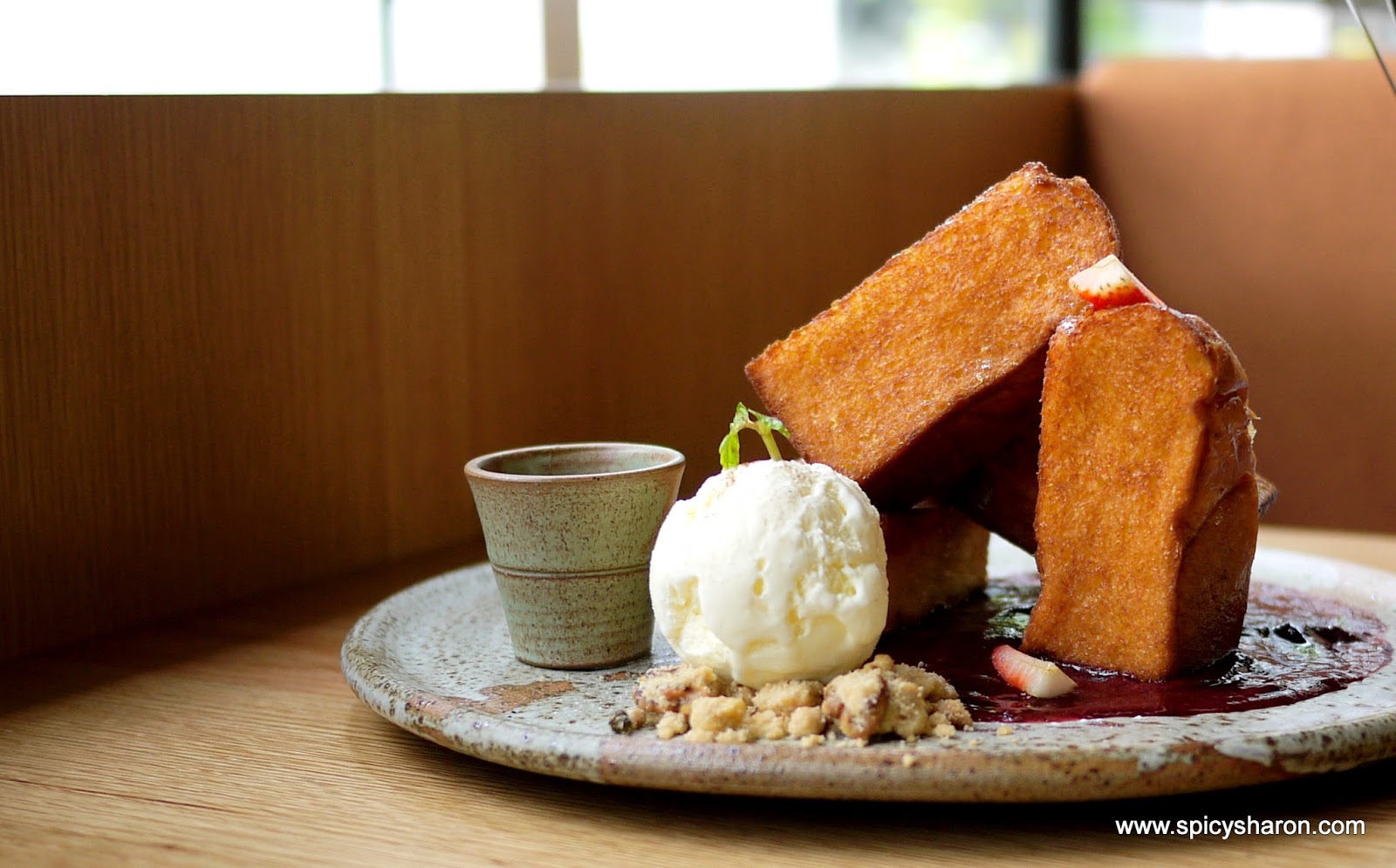 Common Man Coffee Roasters @ TTDI KL & Shugatori Dessert Cafe ...