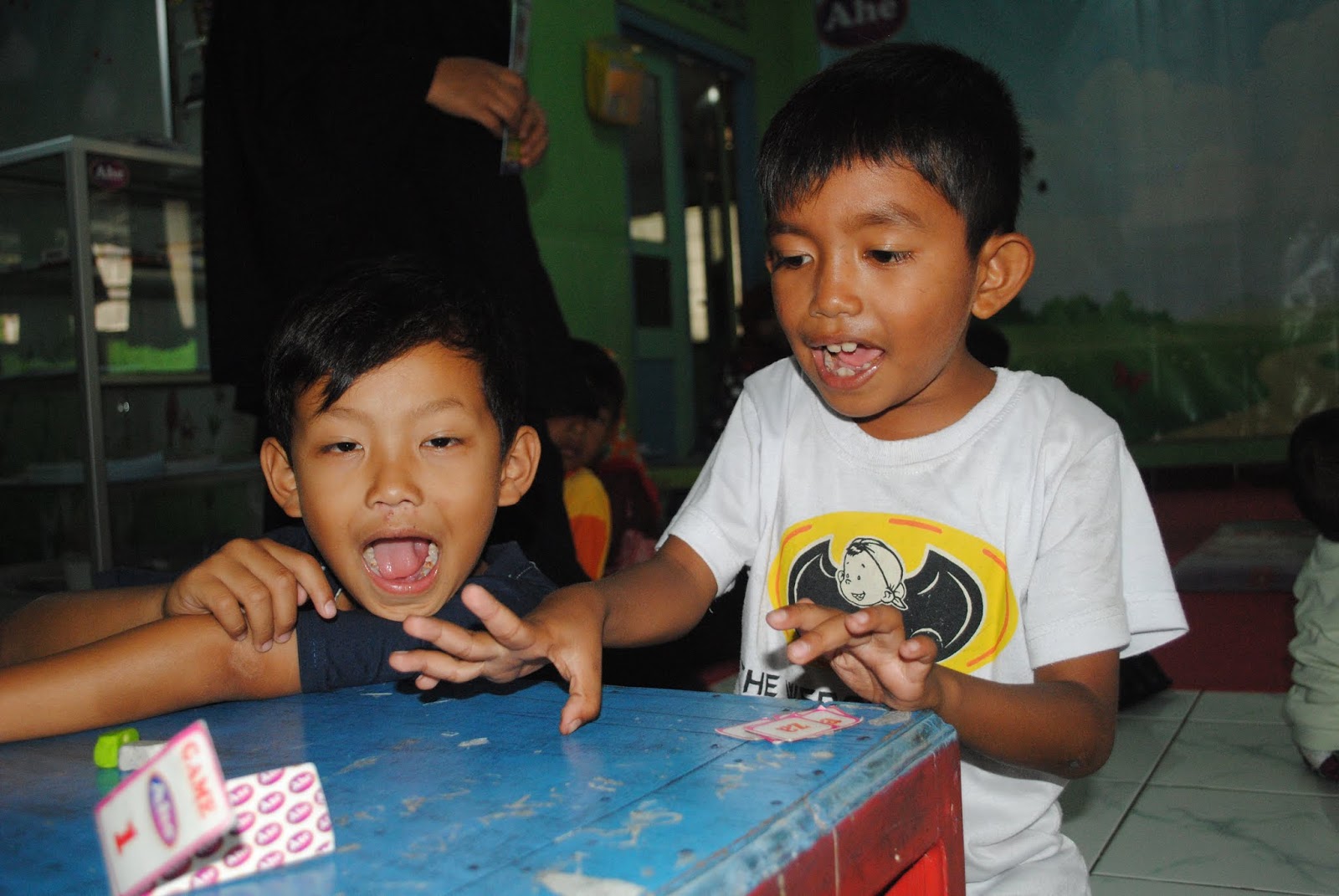 GALERI ANAK HEBAT ~ Belajar Baca Ahe Indonesia