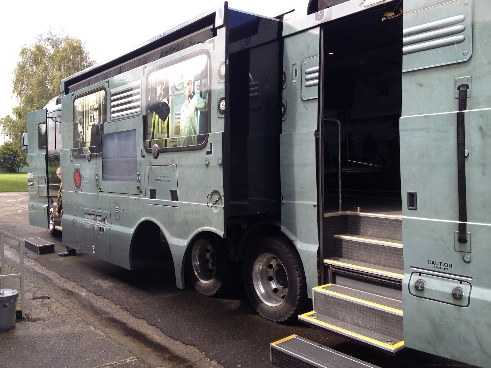Room 4 Lawrence Area School: Defence force bus comes to visit
