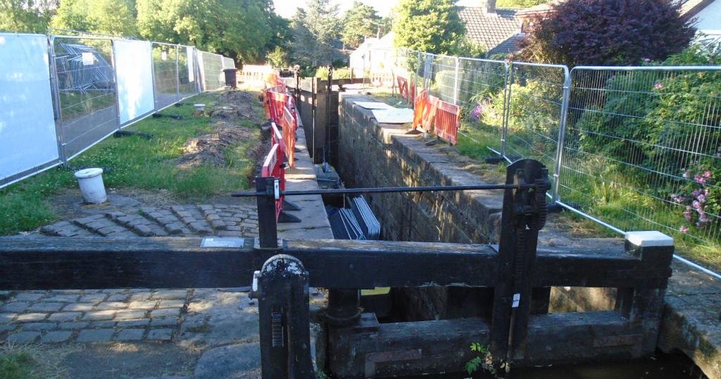 Pennine Waterways News: Marple Locks Reopening Delayed