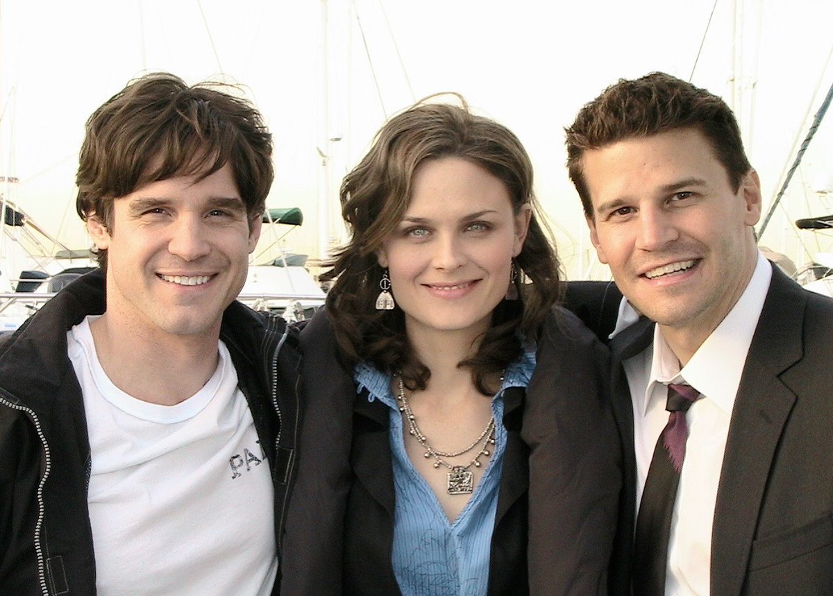 Historias de la Vieja Loba: Bones. El regreso del agente Tim Sullivan.