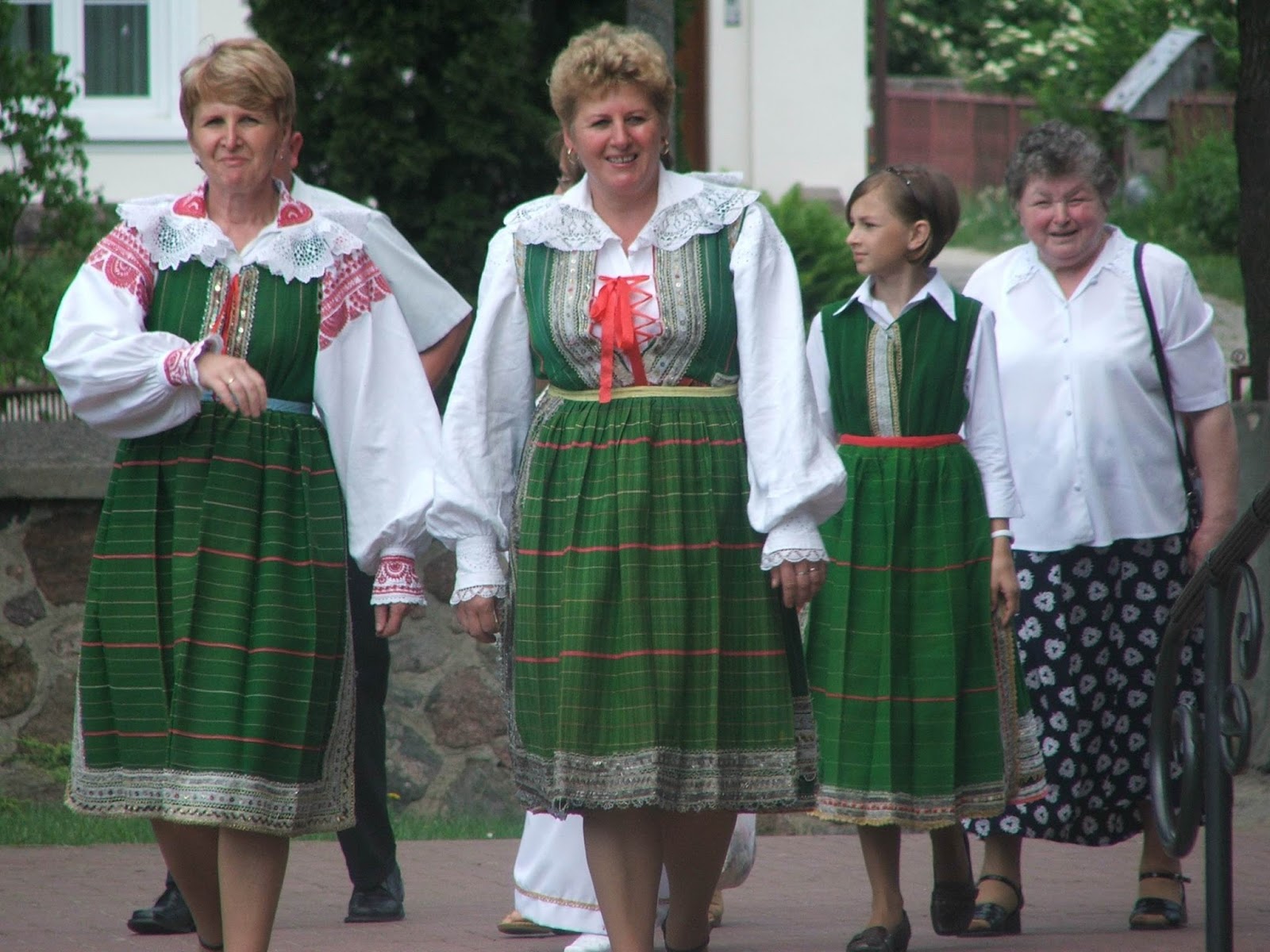 FolkCostume&Embroidery: Costume of the 'White' Kurpie, Mazowsze, Poland