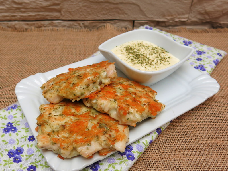 Tomillo, laurel y otras cosas de comer.: PASTELITOS DE POLLO Y QUESO
