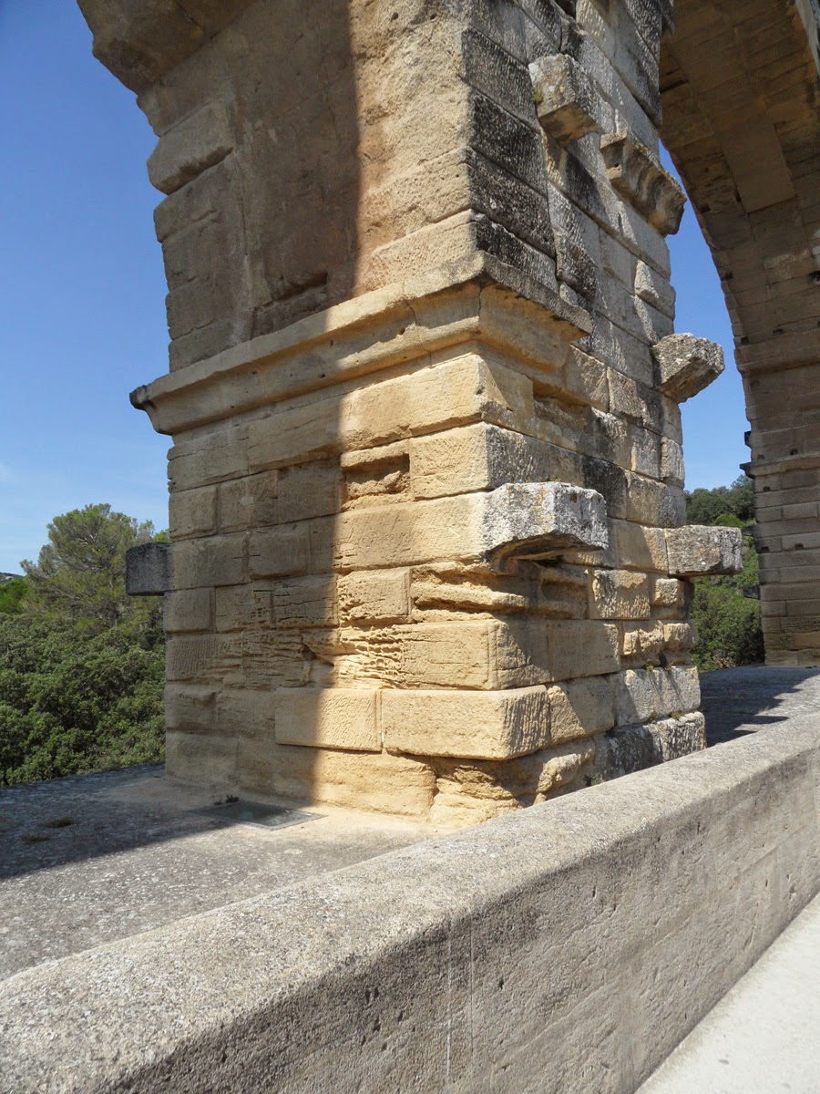 The Happy Pontist: French Bridges: 7. Pont du Gard