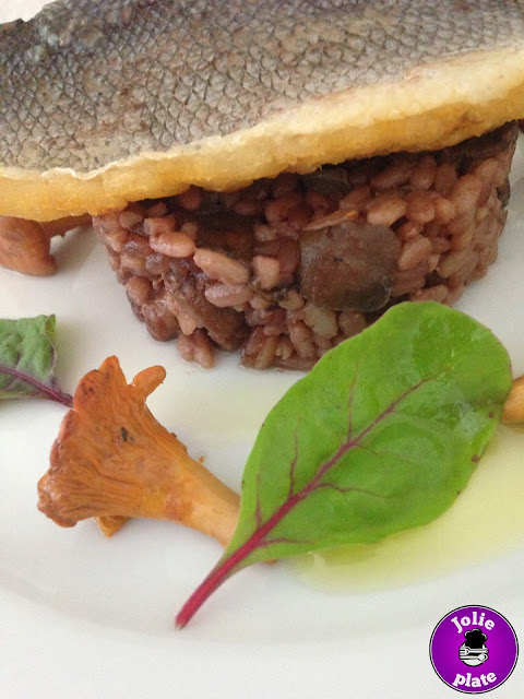 Jolie Plate: Filet de loup de mer, risotto au vin rouge et champignons