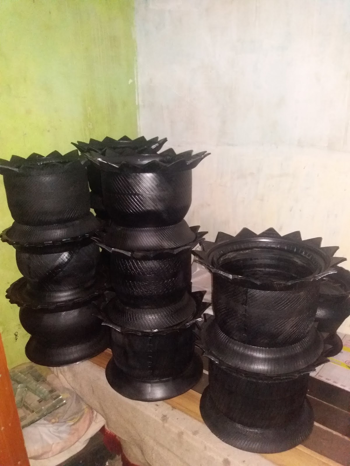 Kreasi pot dari daur ulang ban bekas: Kreasi pot ban bekas