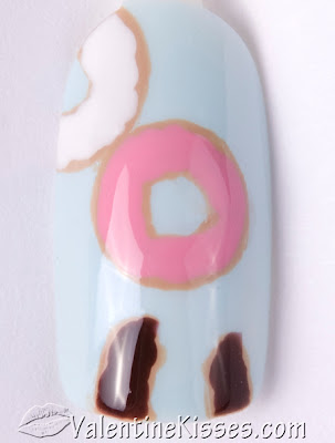 Valentine Kisses: Police inspired nail art (7 designs)