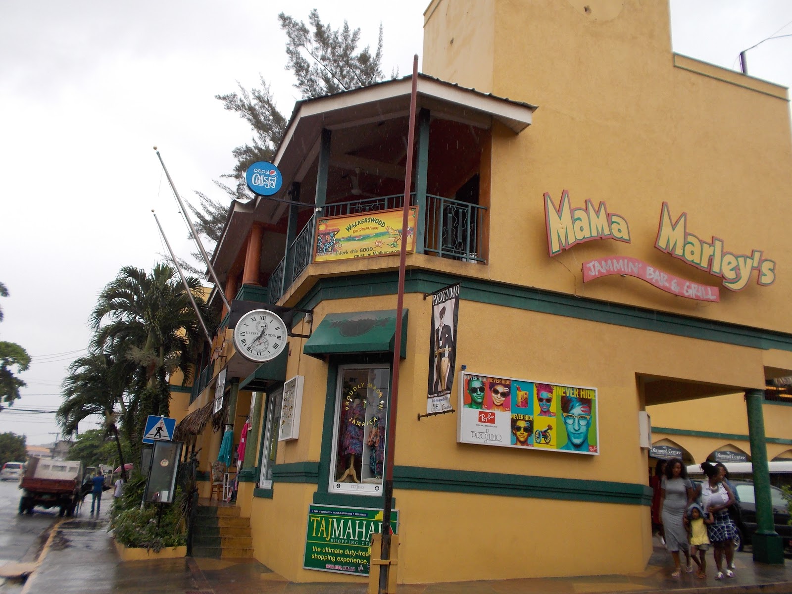 Hard Rock Cafe Road trip tour: Hard Rock Cafe Jamaica Ocho Rios now ...