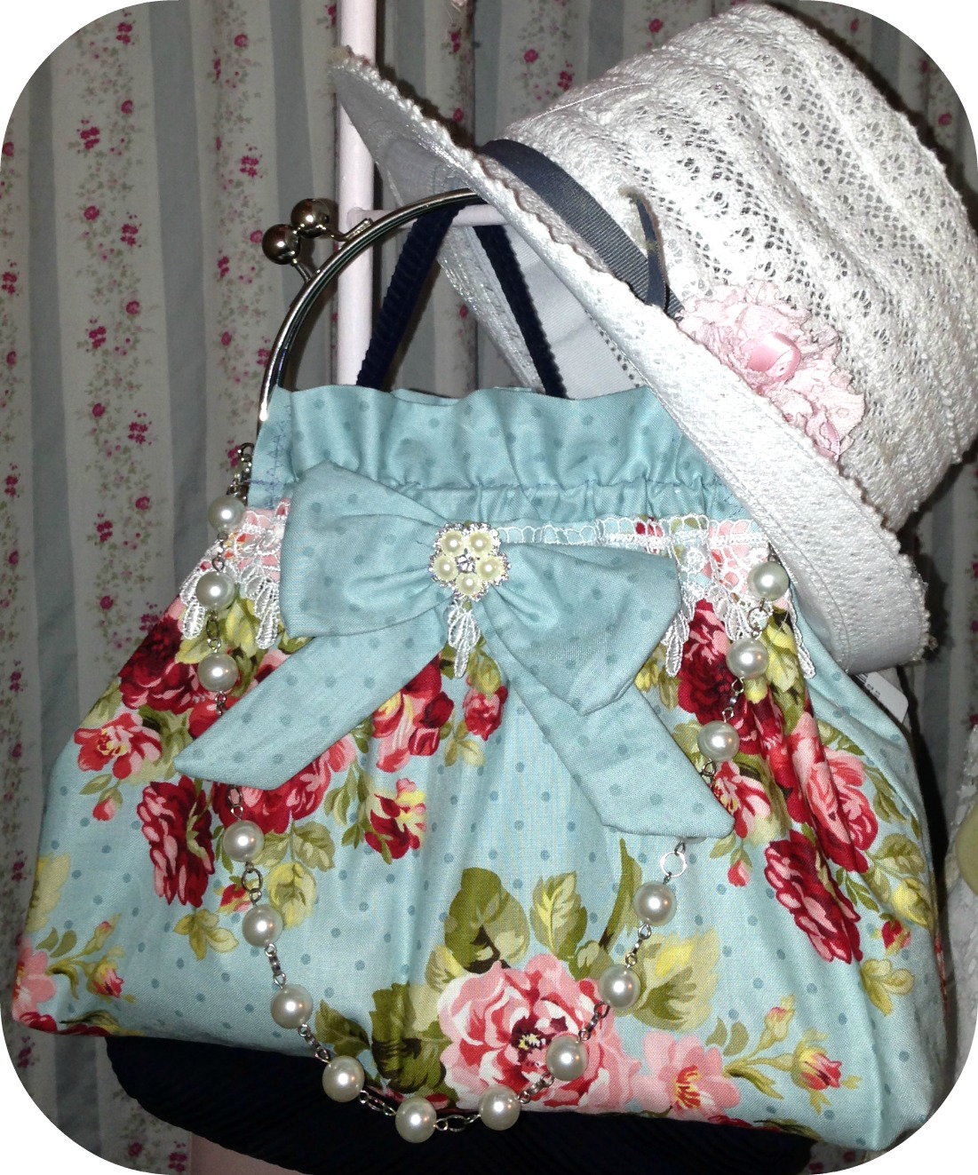 Tea Cottage Pretties: HANDBAGS, PURSES, POCKETBOOKS, OH MY!
