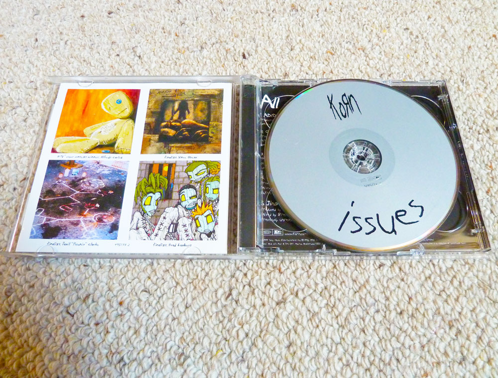 Alternative + underground music: Korn: Issues - the whine of a generation