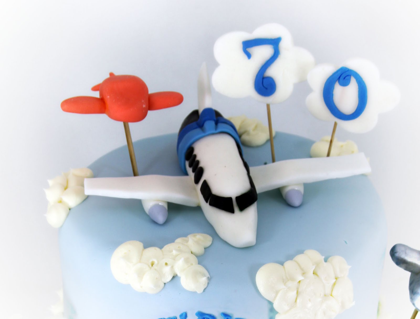 Tastefully Done: Airplane Cake Serves 50 8