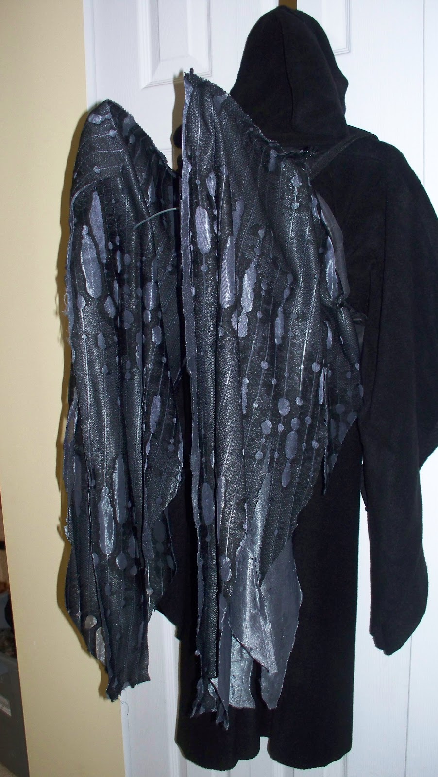 Make Do: DIY Wizard101 Wraith Halloween Costume