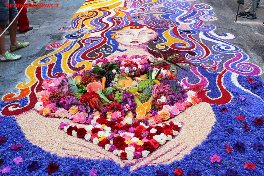 Fiesta de las Flores "Infiorata"