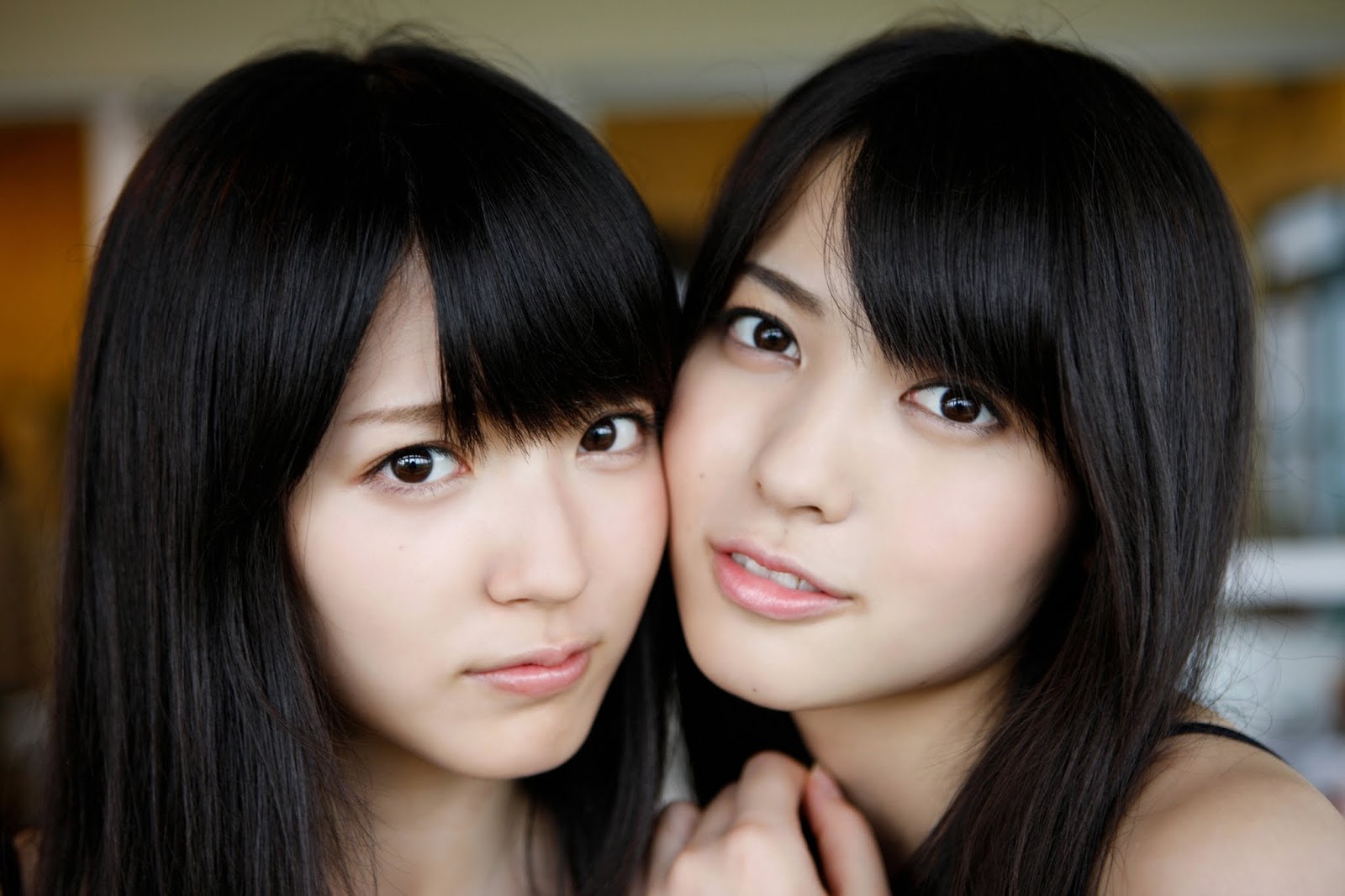 Nao Kanzaki and a few friends: Airi Suzuki and Maimi Yajima: YS Web #519 scans part one