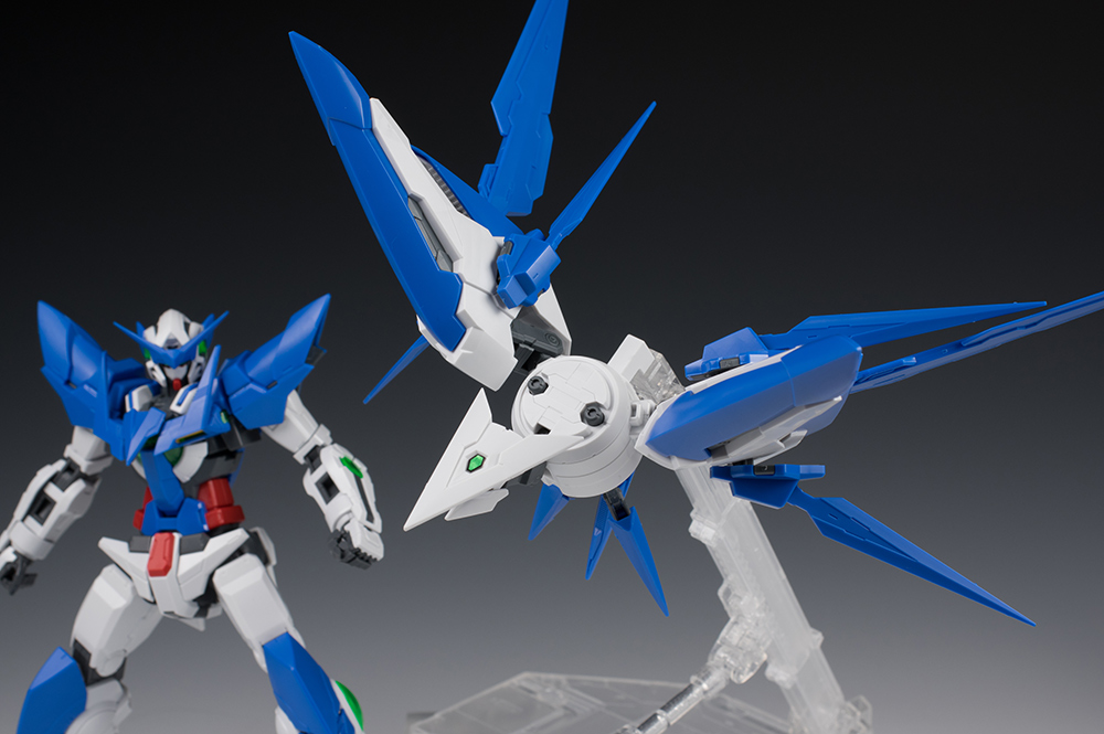 Review: P-Bandai: MG 1/100 Gundam Amazing Exia by SCHIZOPHONIC9