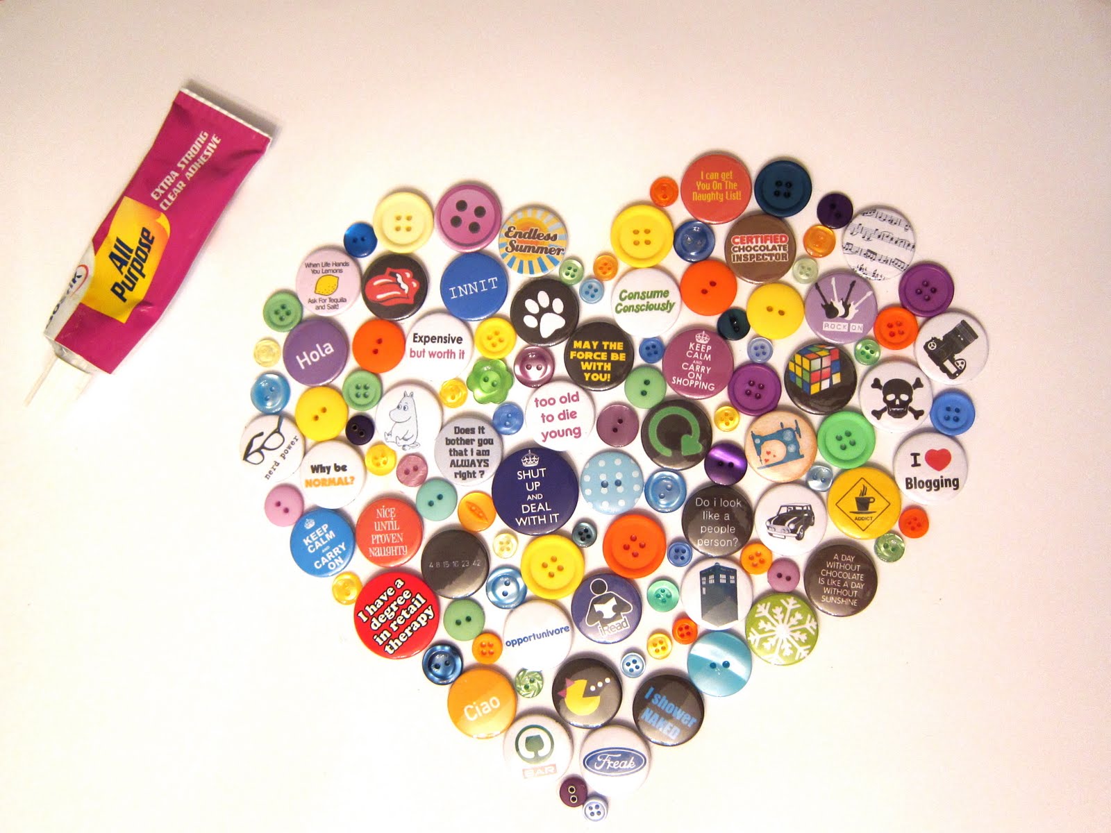 Flair: D.I.Y badge & button collage