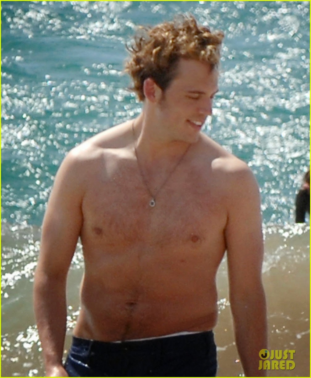 Fotos: Sam Claflin disfrutando de un descanso en Hawaii | Real or not ...