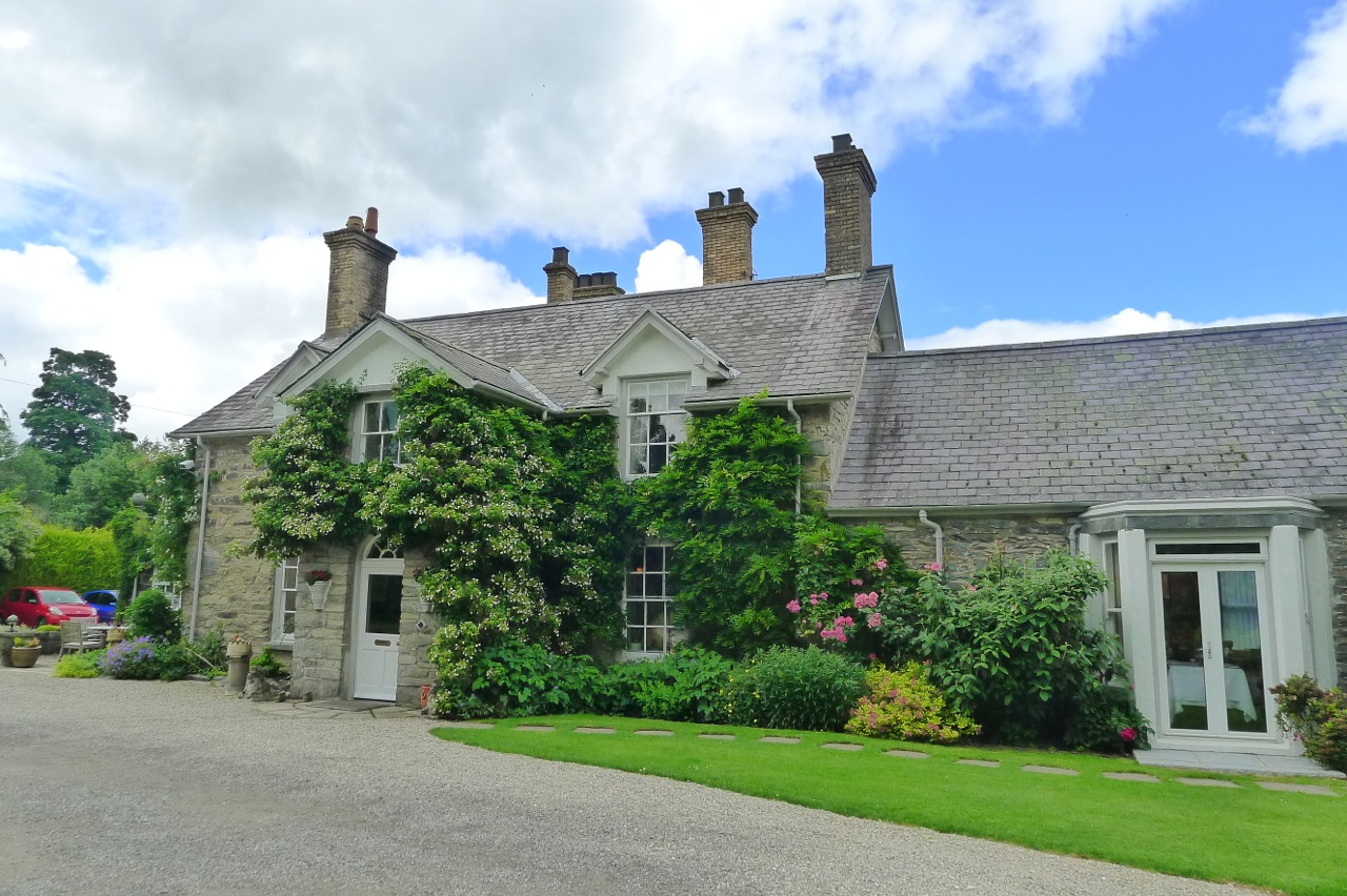 HUNGRY HOSS: Tyddyn Llan, Wales