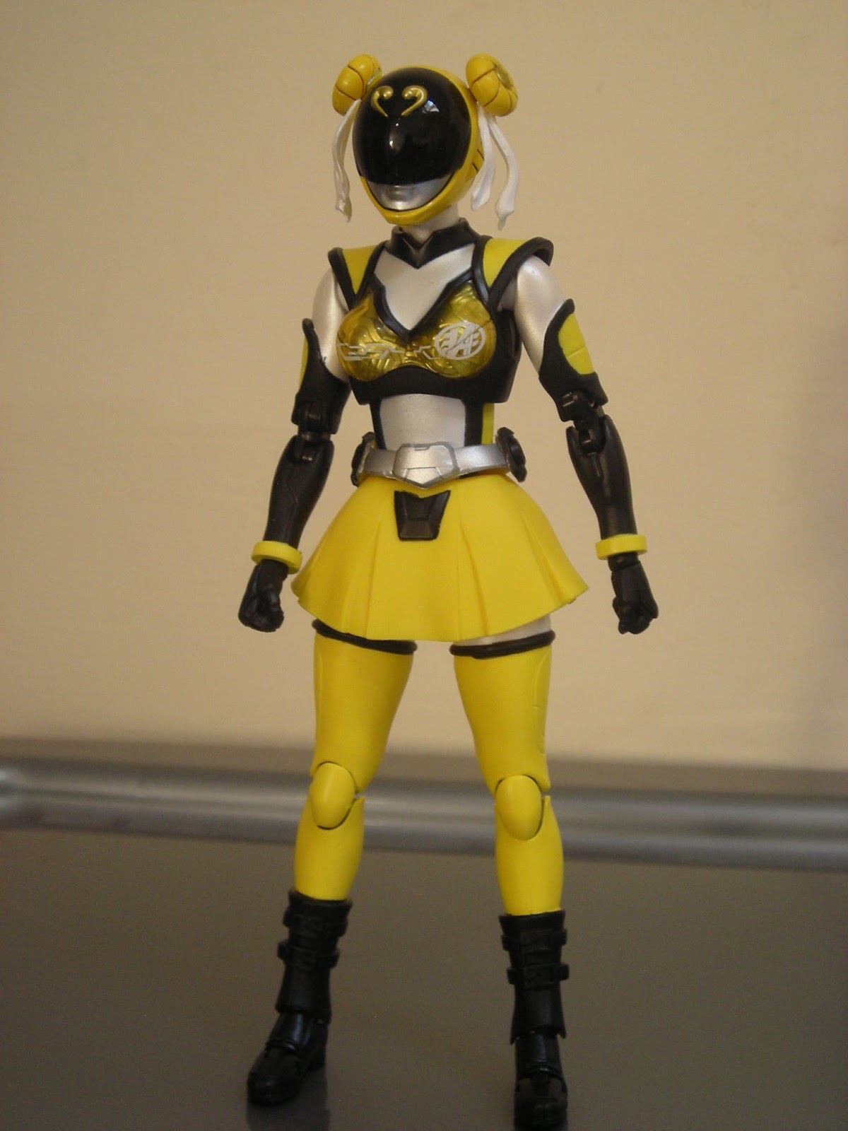 My Shiny Toy Robots: Toybox REVIEW: S.H. Figuarts Akiba Yellow (Season ...