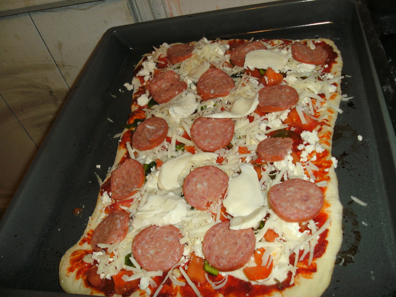 Bulgarian Village Recipe's: Pizza Bulgaria