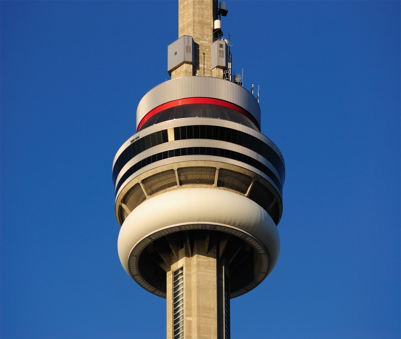 CN Tower (Candadian National Tower) A wonder of the world