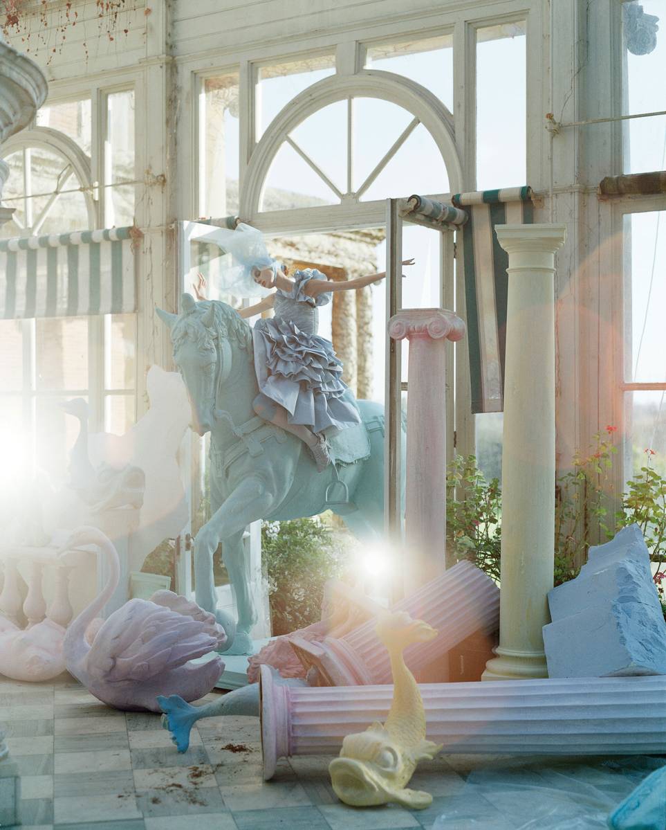 scostumista: THE DREAMY WORLD OF TIM WALKER