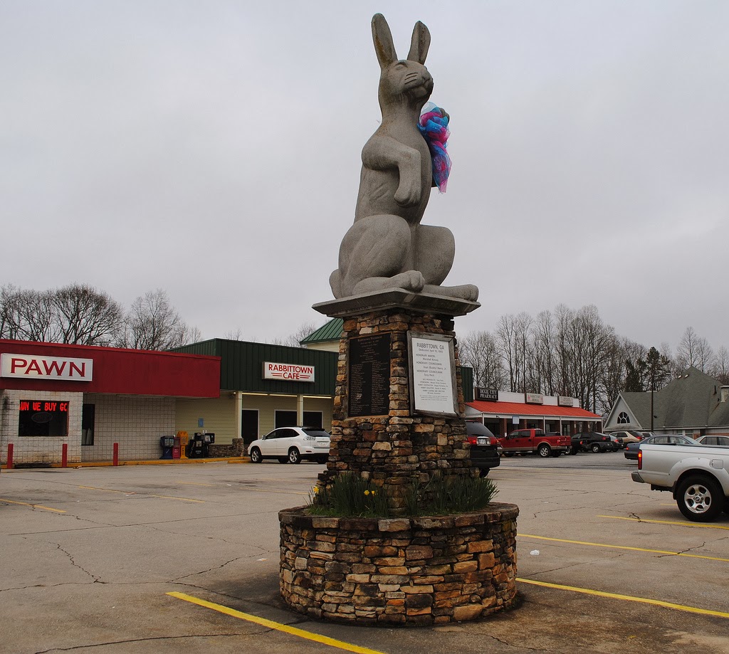 The Carpetbagger: Strange Statues of the South