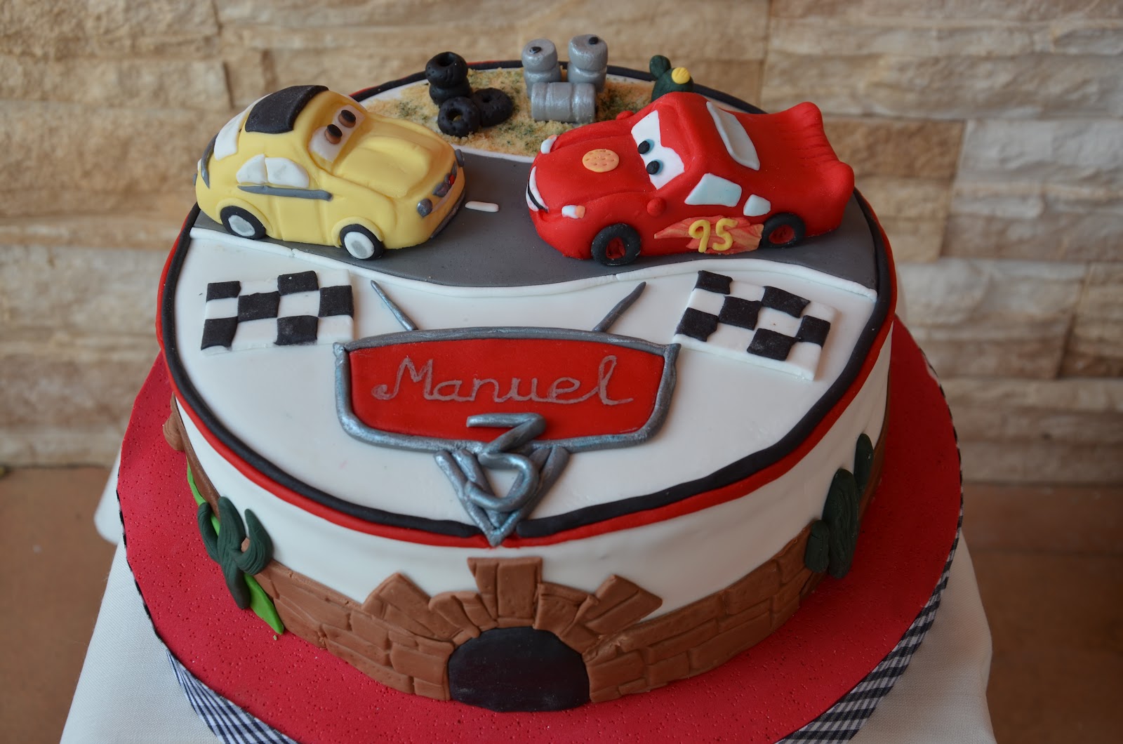 Un guiño al paladar: TARTA FONDANT "CARS"