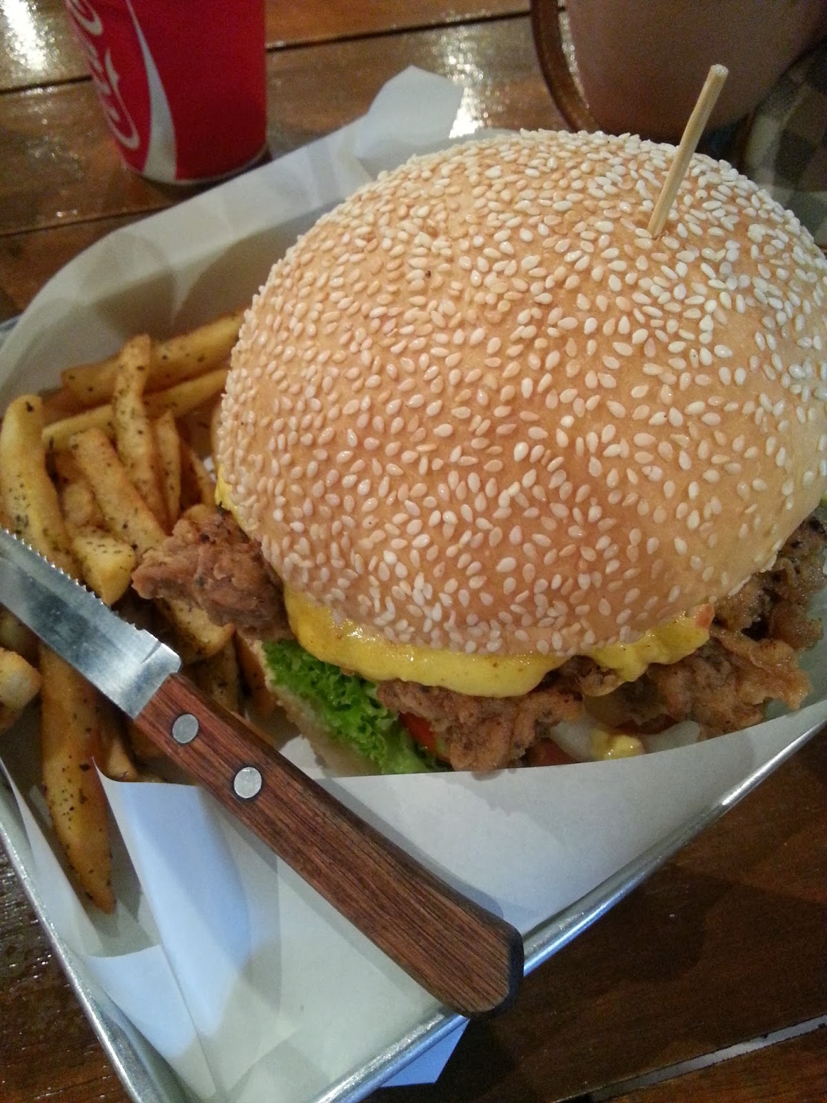 freak.froyo.flare: big hug burger @ ss15