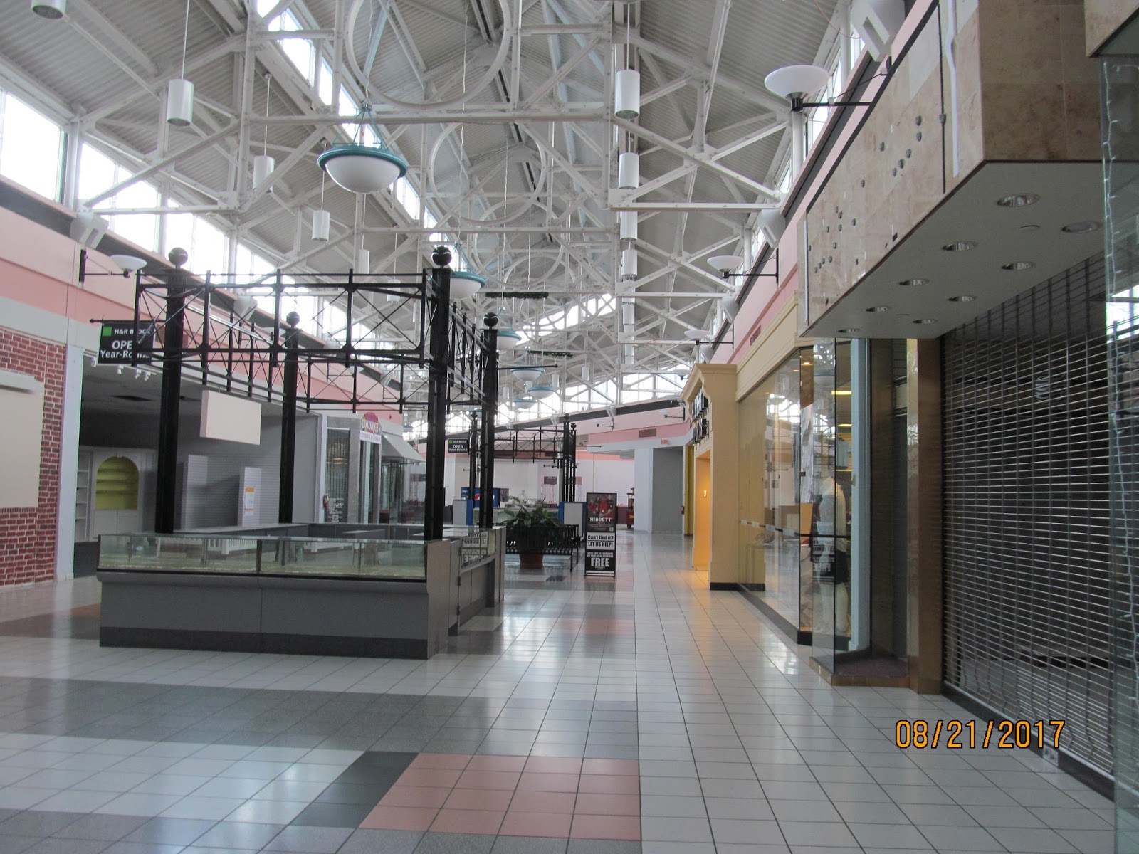 Trip to the Mall: Illinois Star Centre Mall- (Marion, IL)