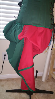 Danielle Sews: Simplicity 1091 Part 3 - Poison Ivy Bustle