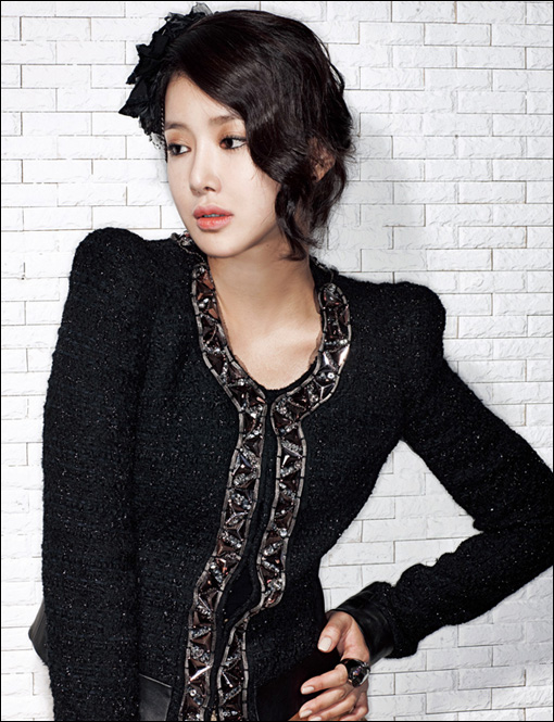 Lee Si Young | Artists From Asia