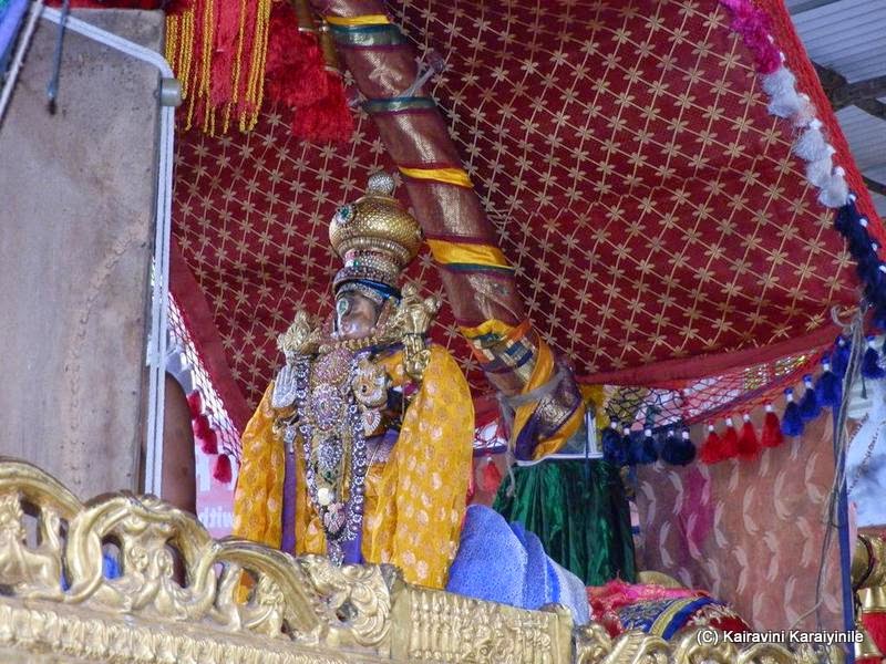 Kairavini karaiyinile - திரு அல்லிக்கேணி குளக்கரையோரம்: Sri Narasimhar ...