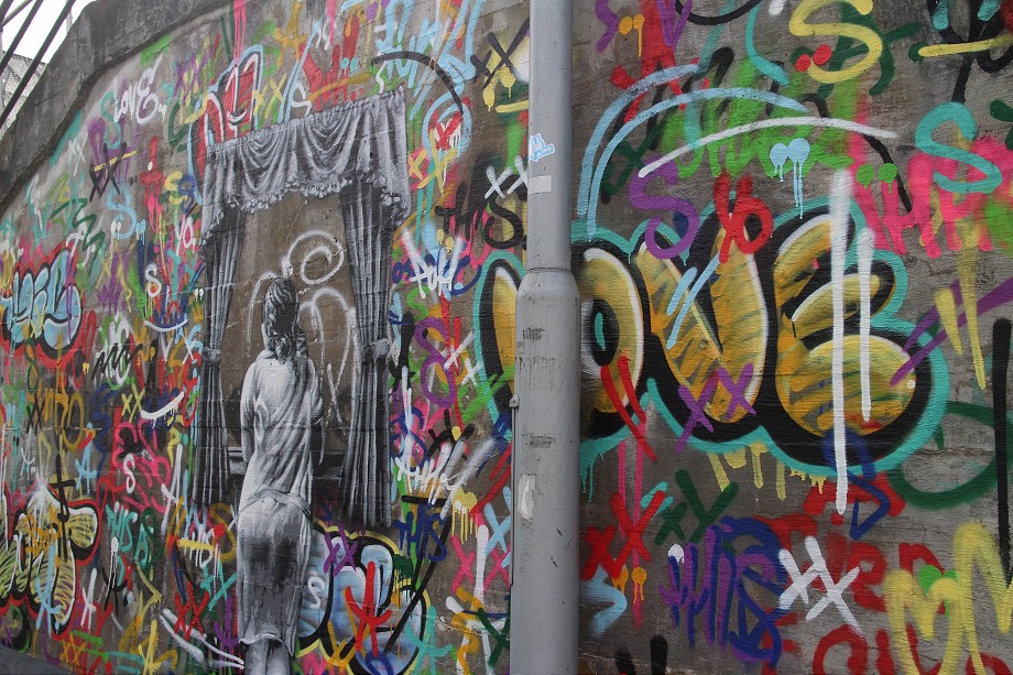 Martin Whatson paints a new mural in Stavanger for Nuart 2015 ...