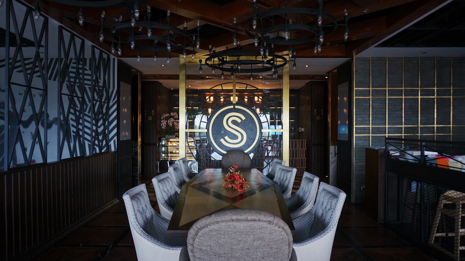 The Socialite Bistro & Lounge Surabaya (Review) | Laura Angelia