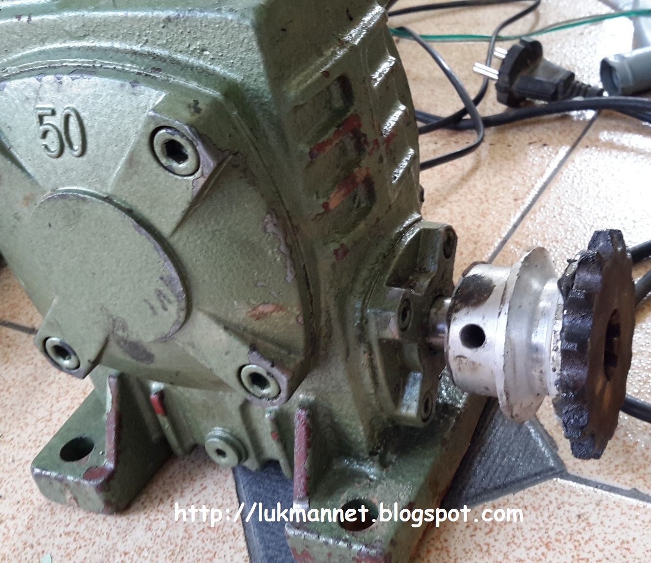 lukman arif wijaya: Membuat Sendiri Mesin Buka-Tutup Pintu Gerbang ...