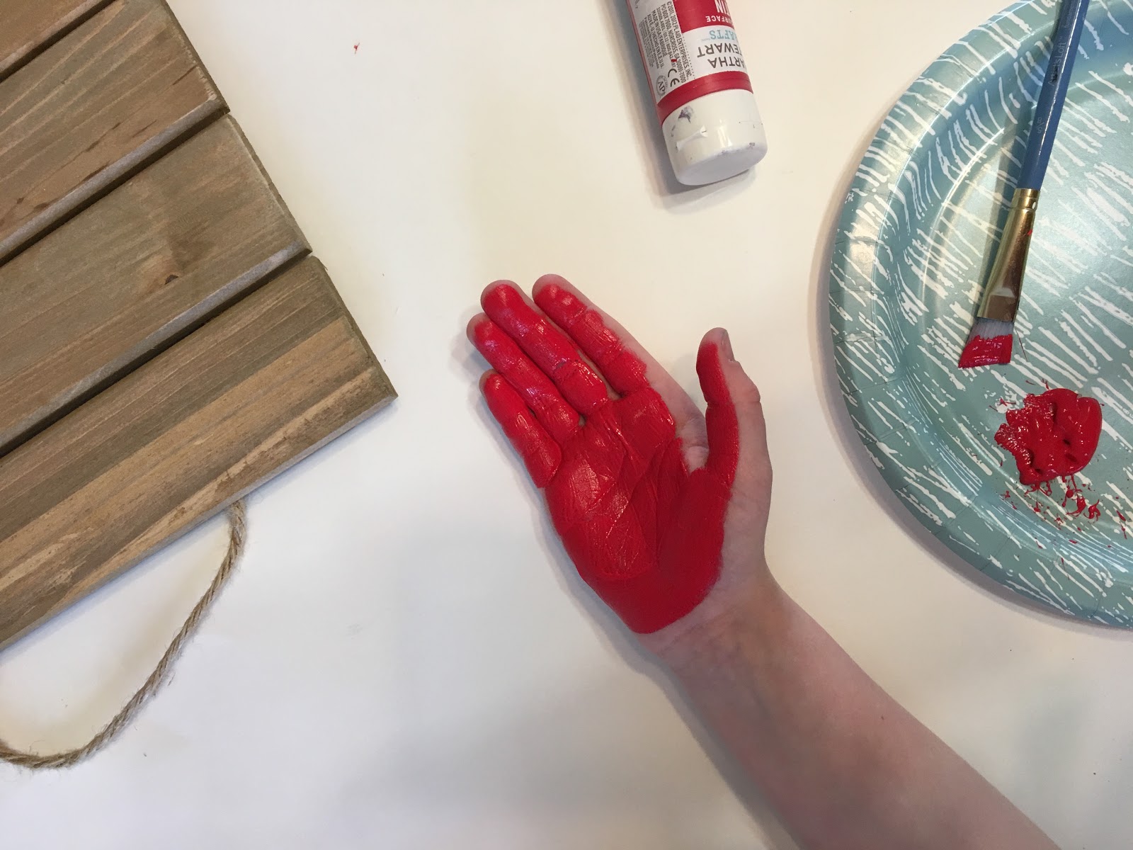 bybmg: Valentine Heart Handprint Art