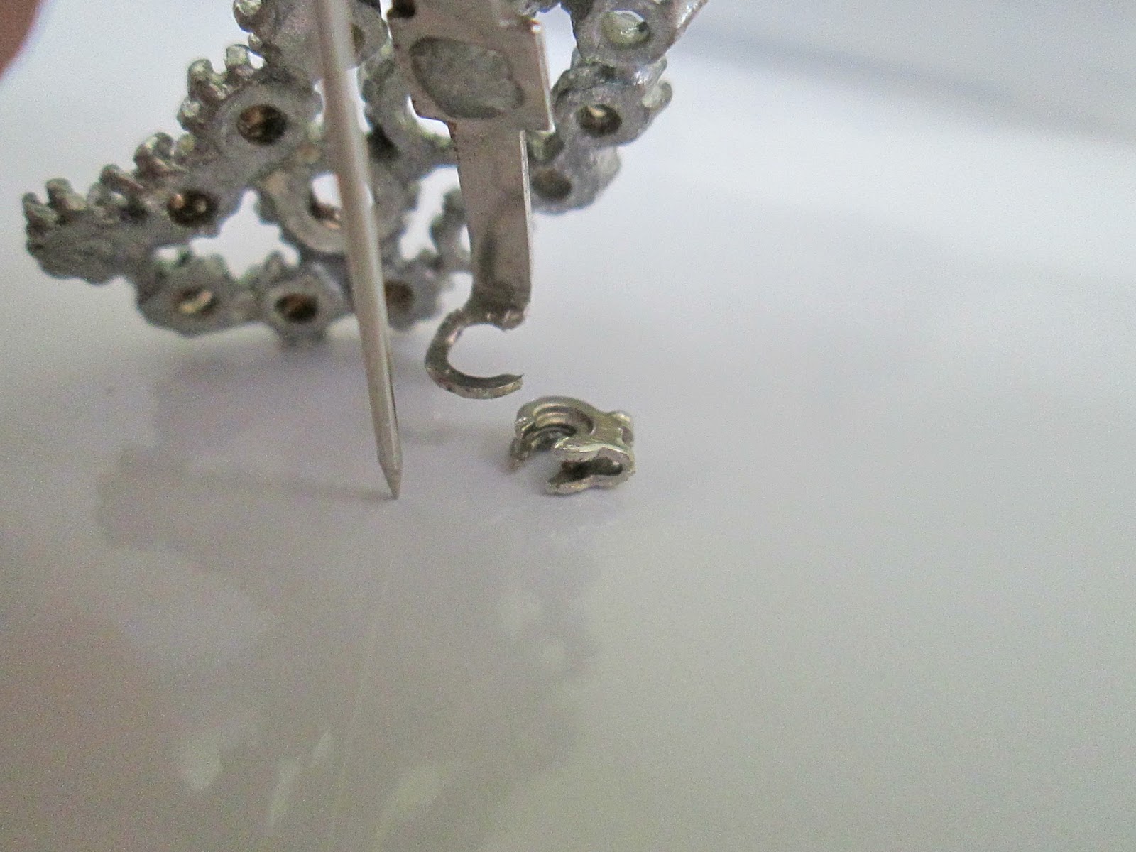 Vintage Jewelry: Is This Brooch Vintage?