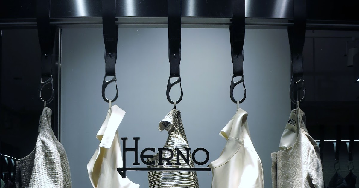 RetailStoreWindows.com: Herno, Milan